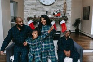 10 Festive Christmas Morning Traditions for Your Family - Seasons in ...