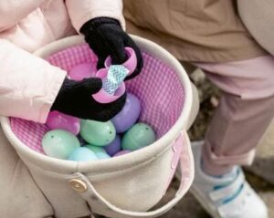 50 Fun & Creative Backyard Easter Egg Hunt Ideas - Seasons in Parenting